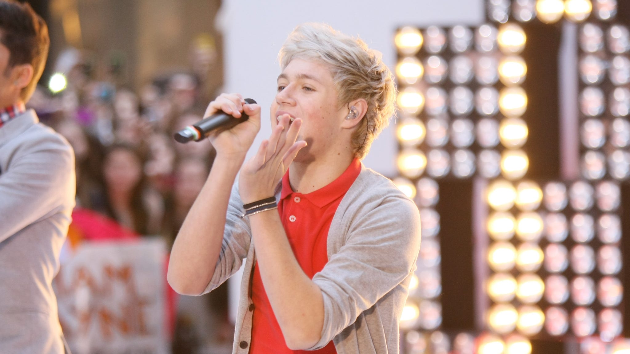 The 1-Der Years: One Direction With A Smiling Zayn Malik (Photos)