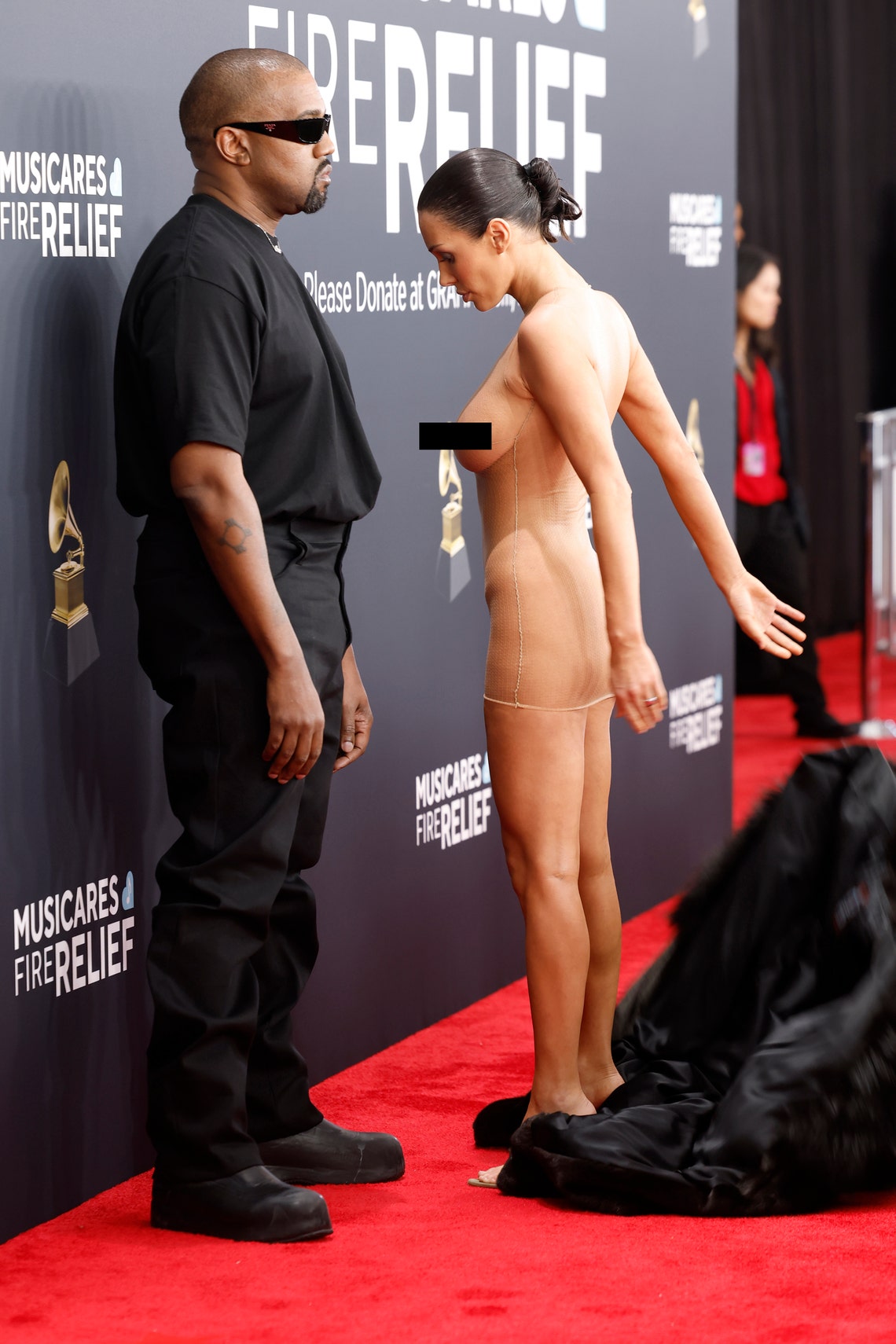 See Bianca Censori's NSFW Grammys Look from Every Angle