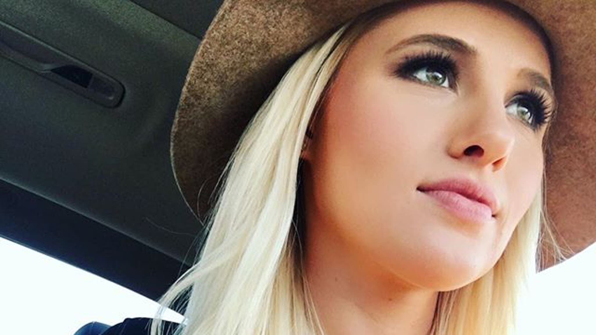 13 Of Tomi Lahrens Best Selfies