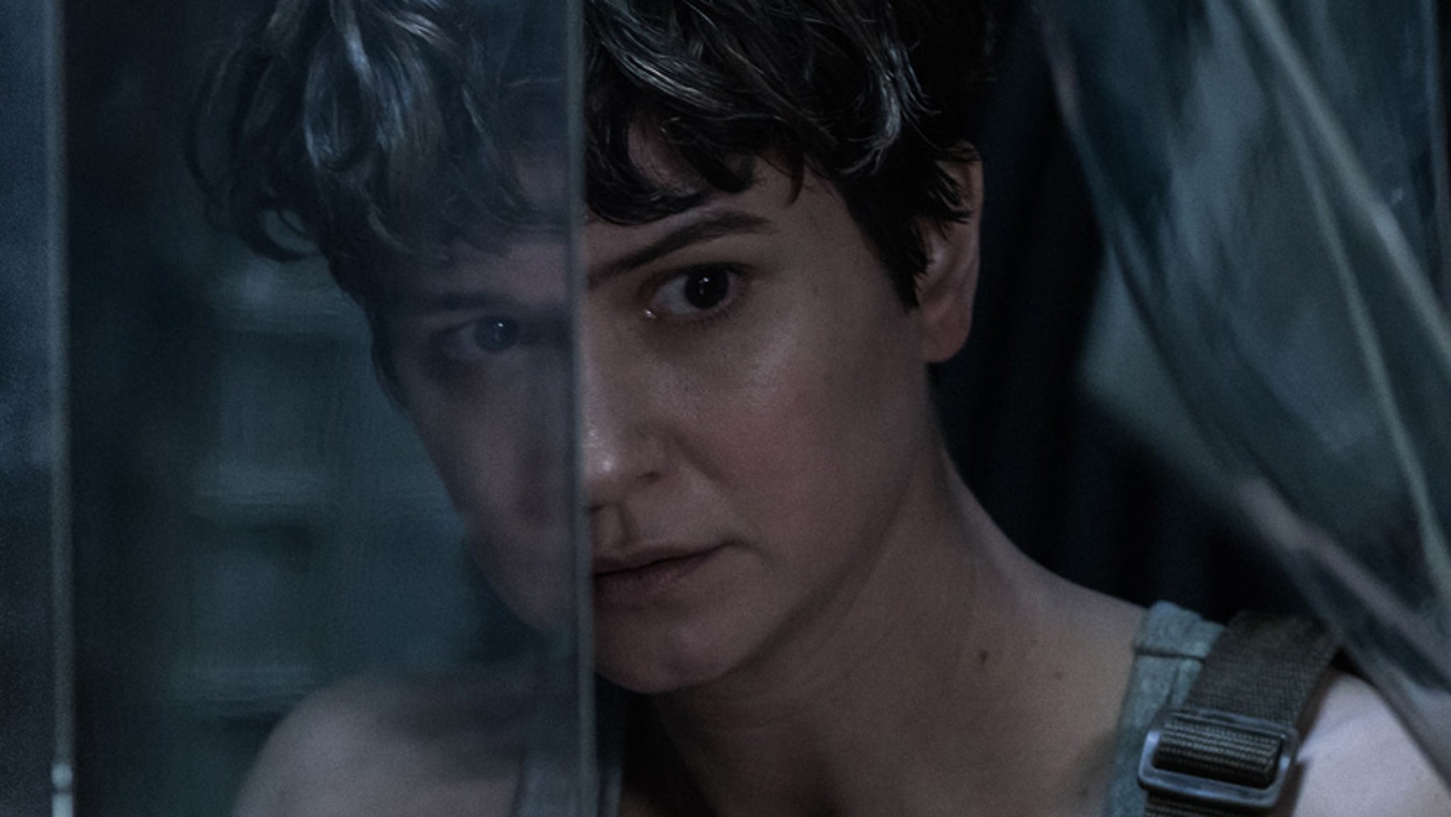 Space Creatures Wreak Havoc In Bloody Red Band Trailer for 'Alien ...