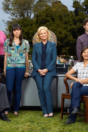 Allison Janney Completes "American Ninja Warrior" Challenge, Anna Faris ...