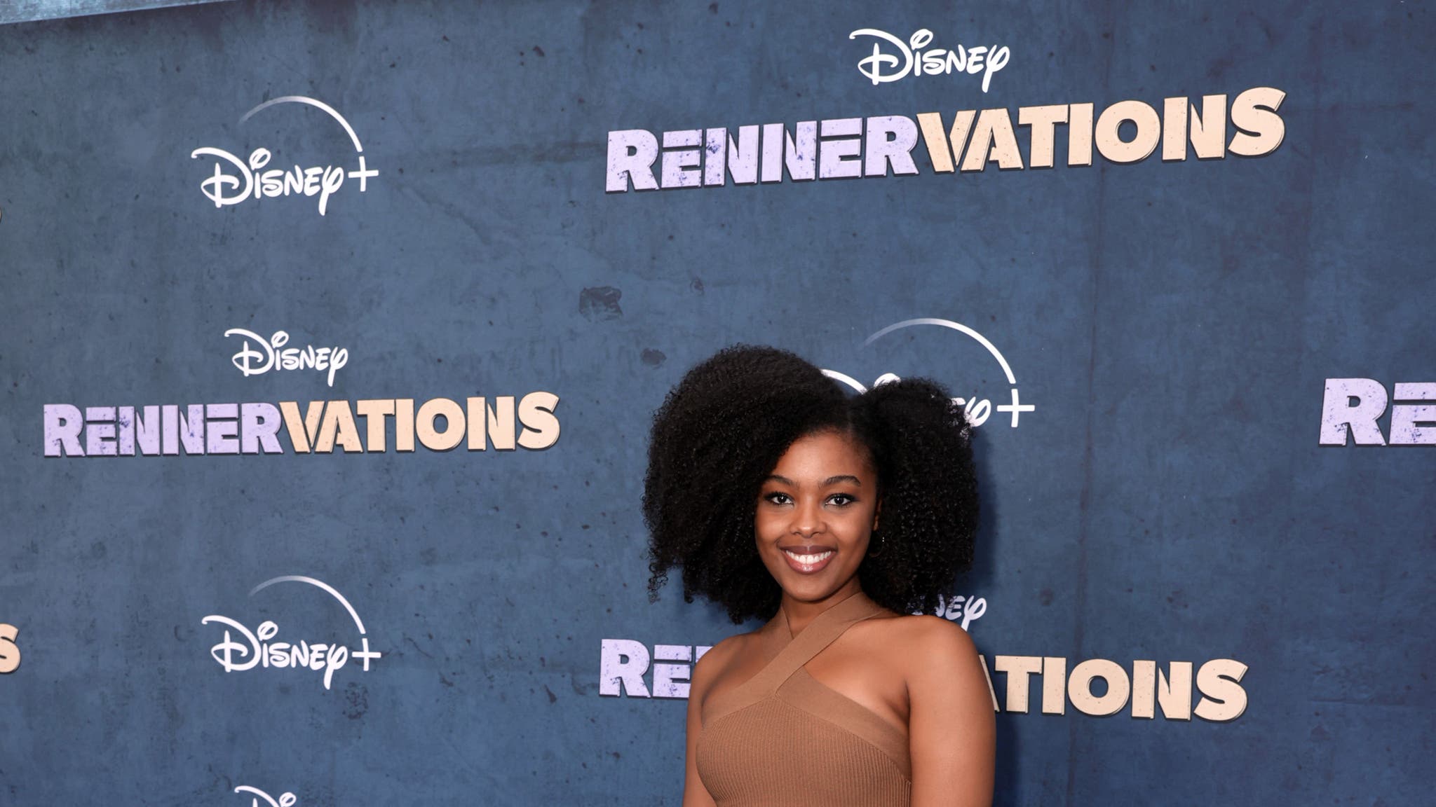 Jeremy Renner Joined by Daughter Ava for First Red Carpet Since ...