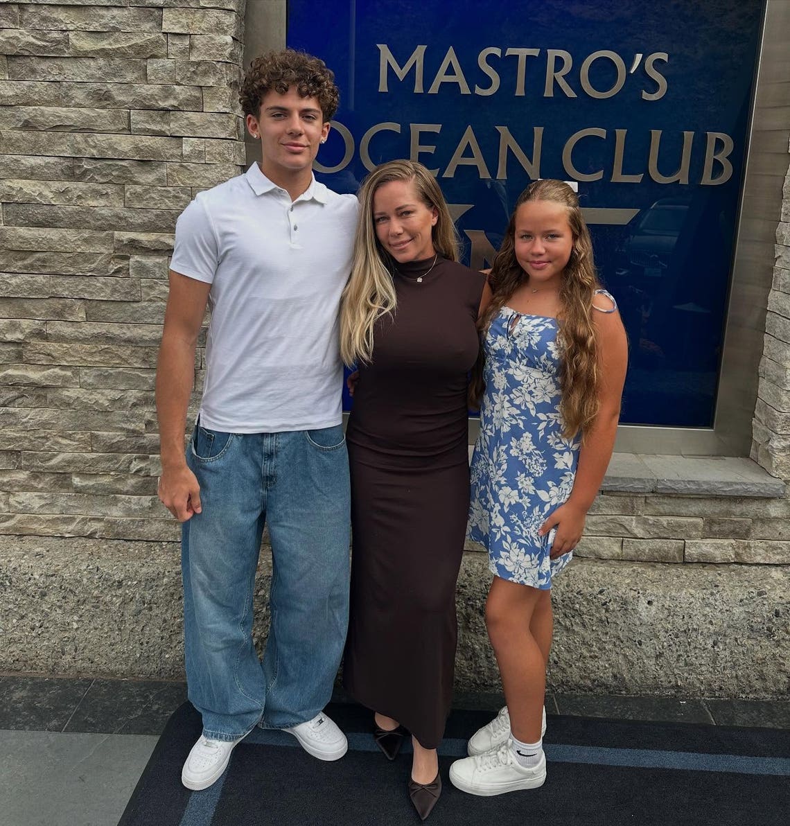 Kendra Wilkinson Turns 40 With Golf & Cigars Celebration