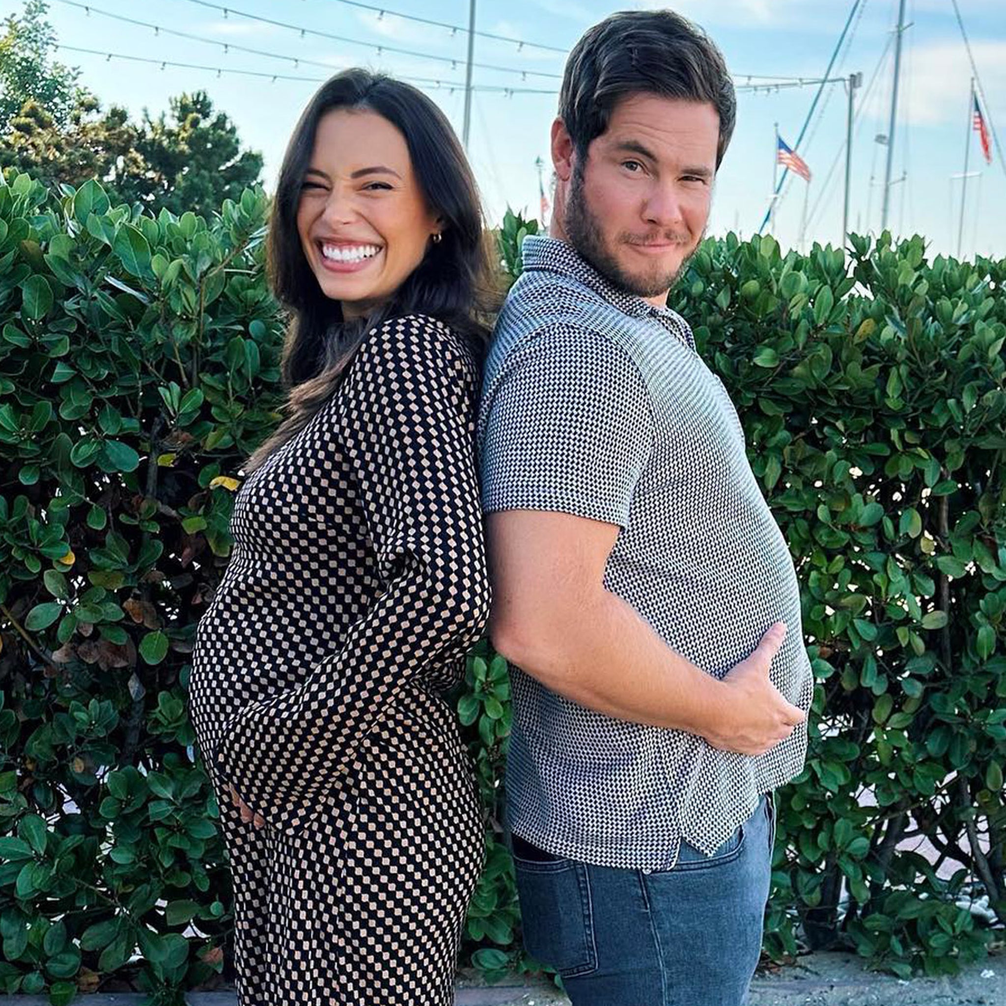 Adam Devine Weight Gain Sarah Hyland And Adam DeVine Reunite As They