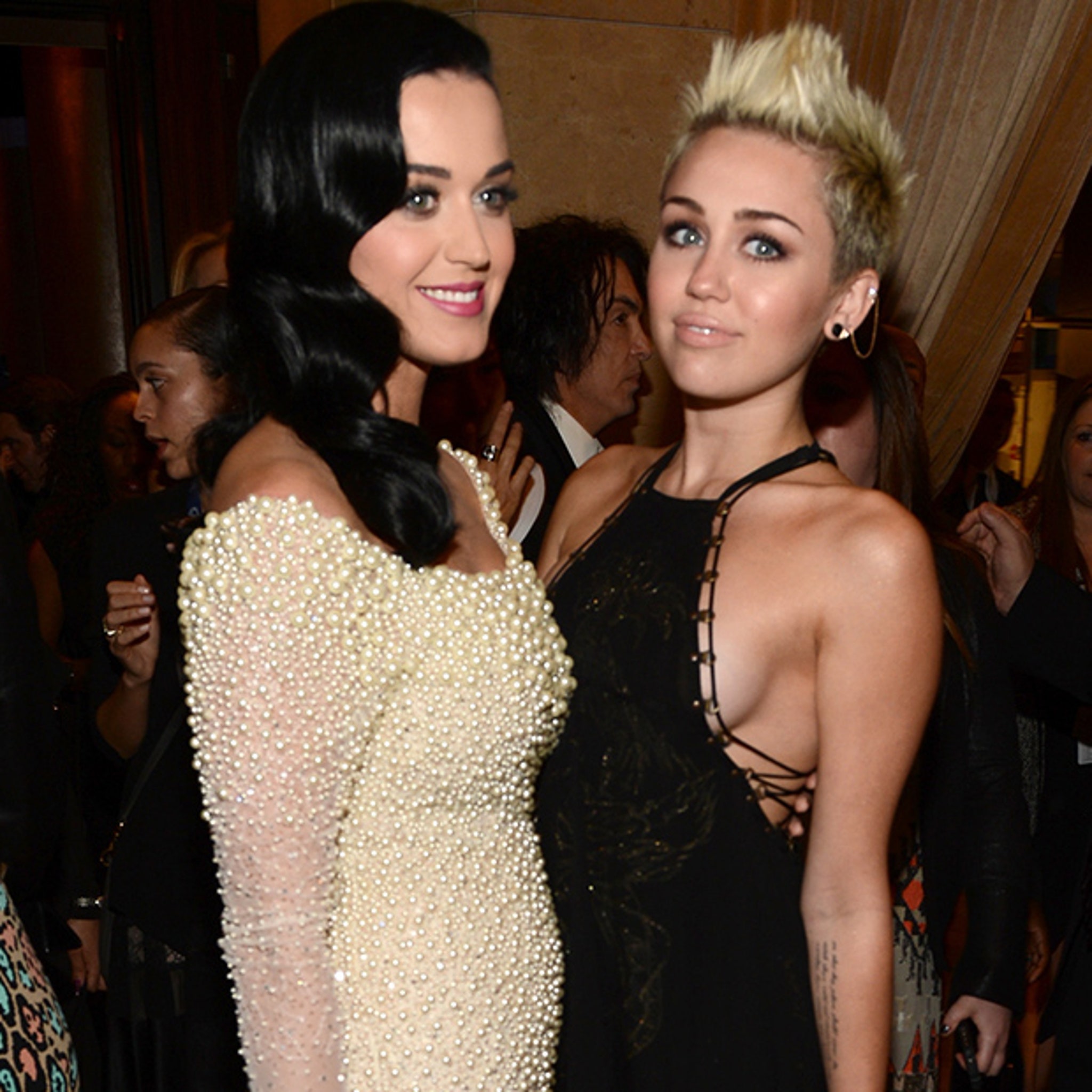 Miley Cyrus Vs Katy Perry