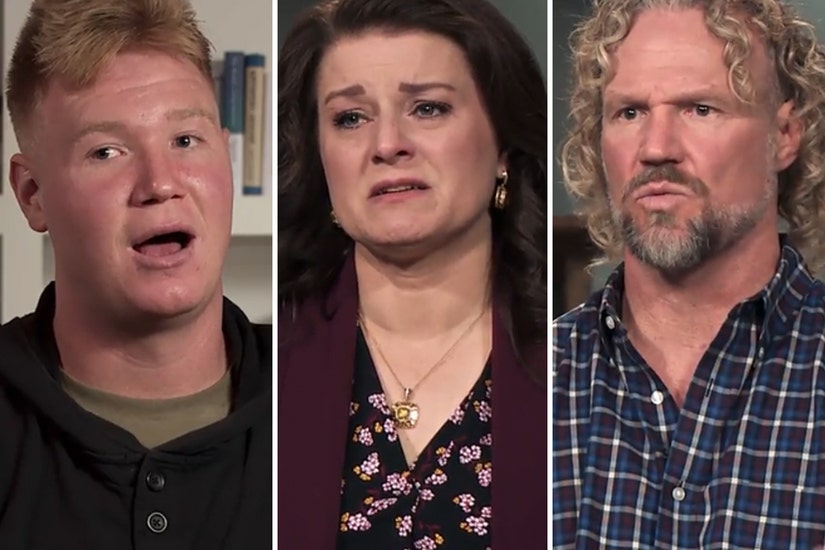 'Fear the Walking Dead' Sneak Peek Shows What Happens When Walkers Take ...