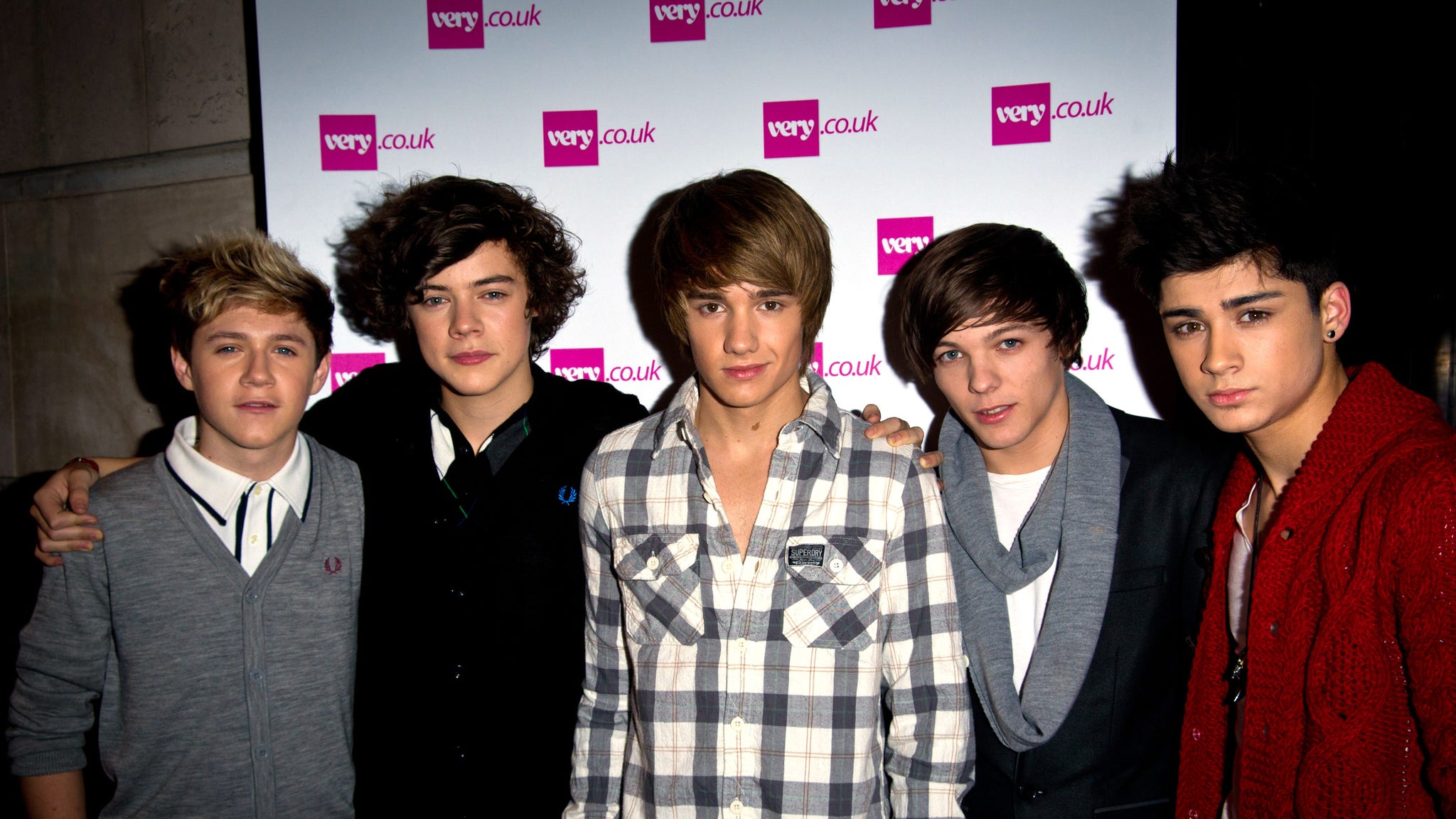 The 1-Der Years: One Direction With A Smiling Zayn Malik (Photos)