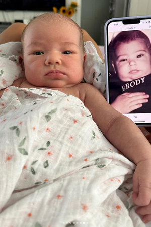 Khloe Kardashian Flaunts Her "Baby Abs," Reflects on How "Unhealthy ...