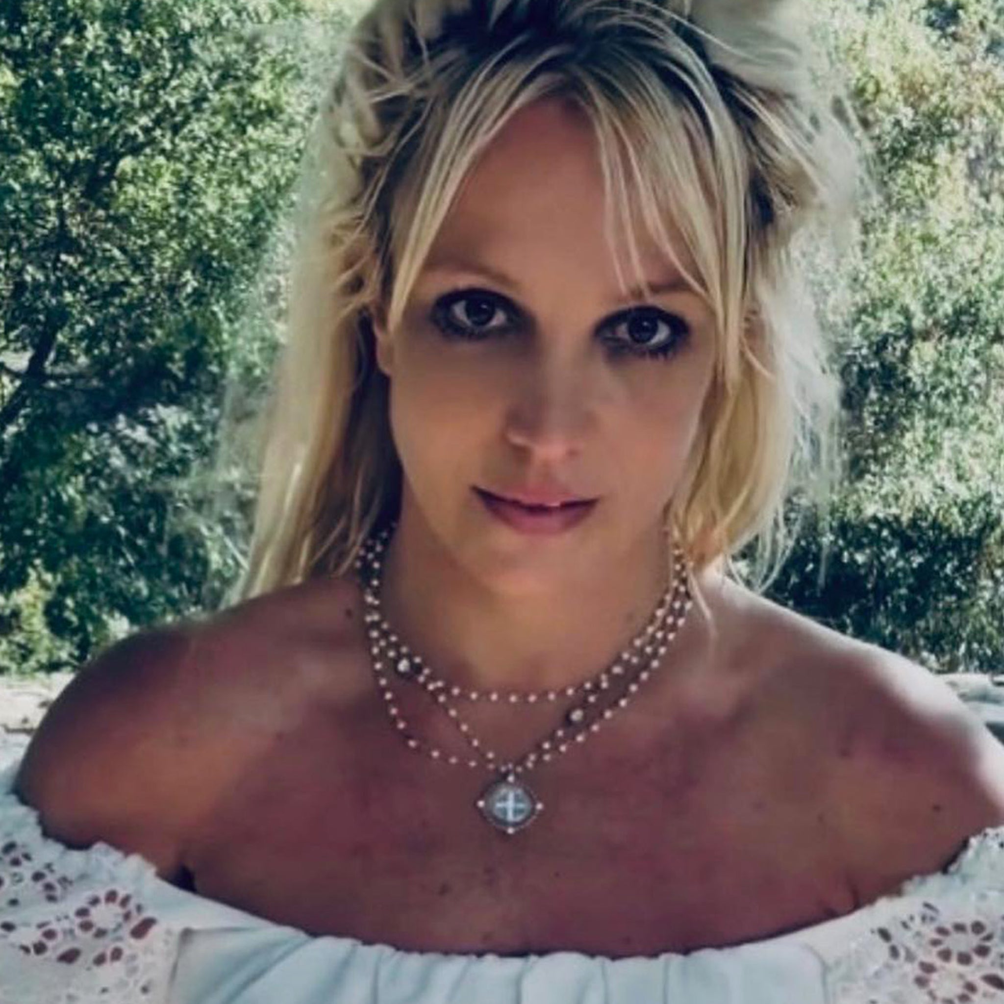 April Spears's Instagram, Twitter & Facebook on IDCrawl